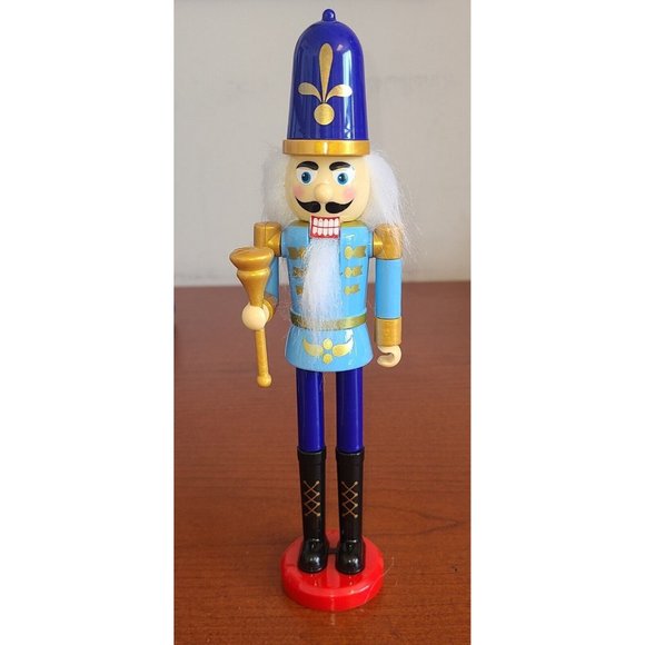 Unmarked | Holiday | Christmas Nutcracker 9 Tall With Horn Holiday ...